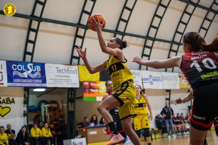 Basket, A2/F | La Techfind Selargius cede alla capolista Valdarno solo nel finale