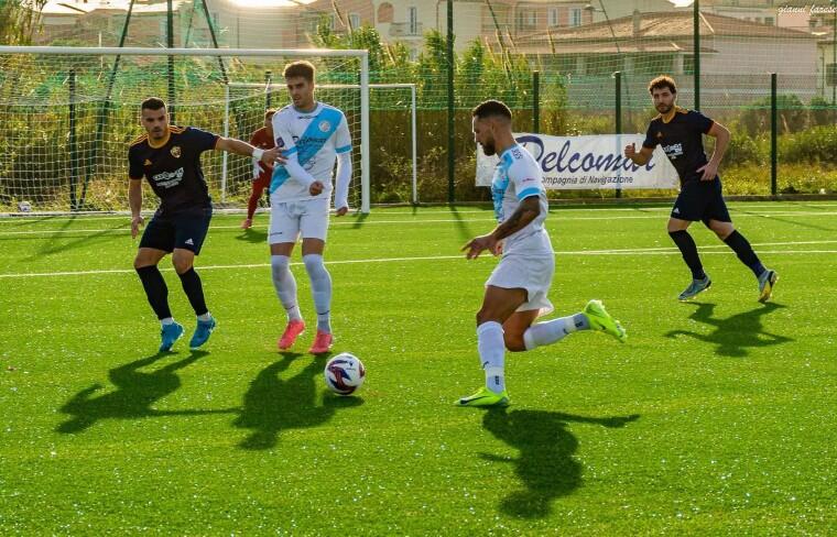 Serie D, Paganese-Ilvamaddalena 2-0: Faella manda al tappeto gli isolani