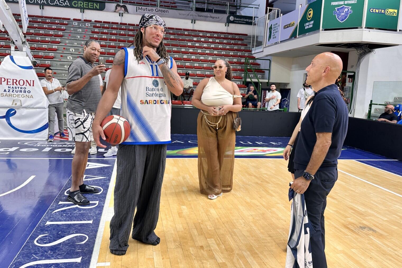 Dinamo, dall’NBA a Sassari: Aaron Gordon in visita ricordando il ...